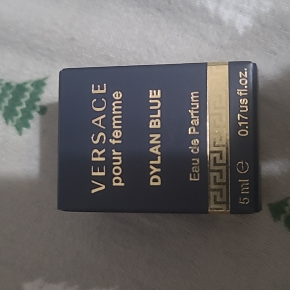 Versace | Makeup | Bnwt Versace Pour Femme Dylan Blue Mini 7 Floz ...